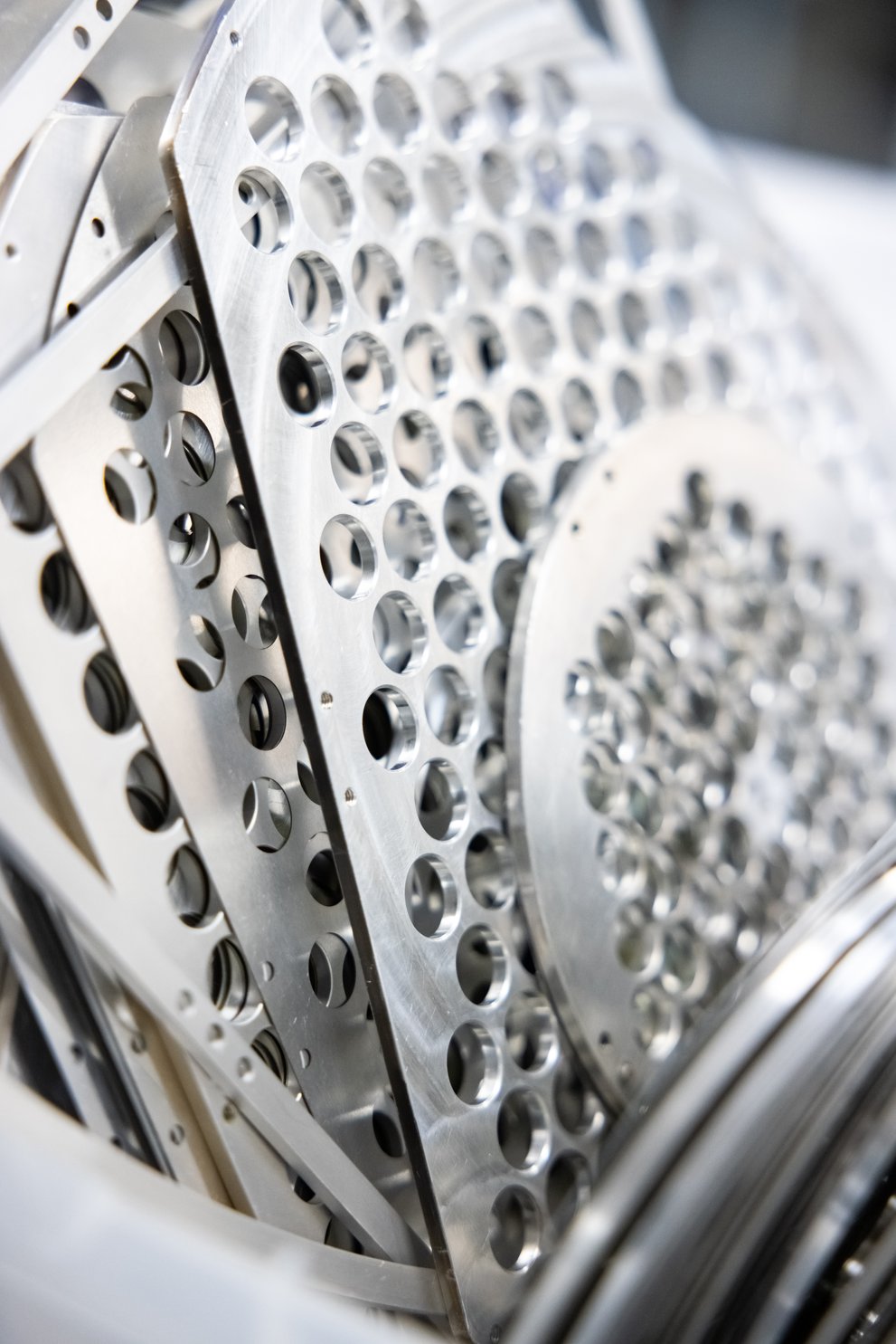 Contact our Team of Experts | LightPath Technologies